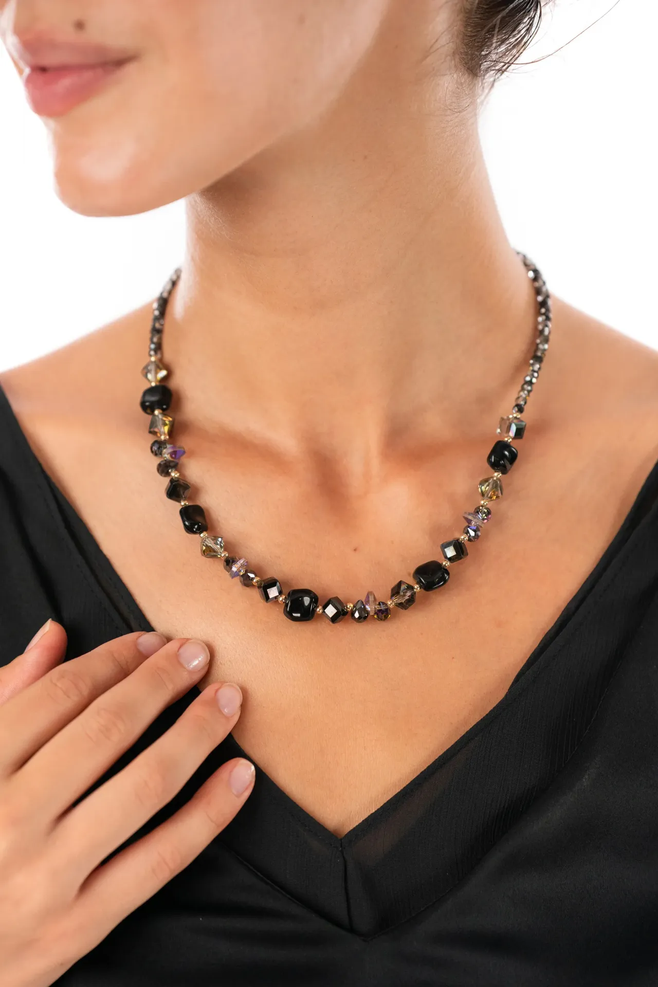 Dámsky šperk ELLARY | Móda Prostějov | obleky s eleganciou